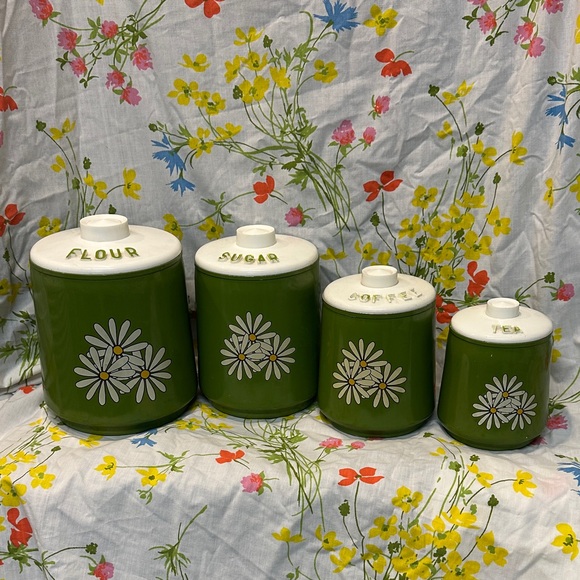Kromex | Kitchen | Vintage Kromex Daisy Green Floral Canister Set ...
